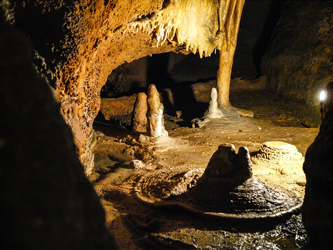 Jaskyňa Driny — Holiday Inn Trnava